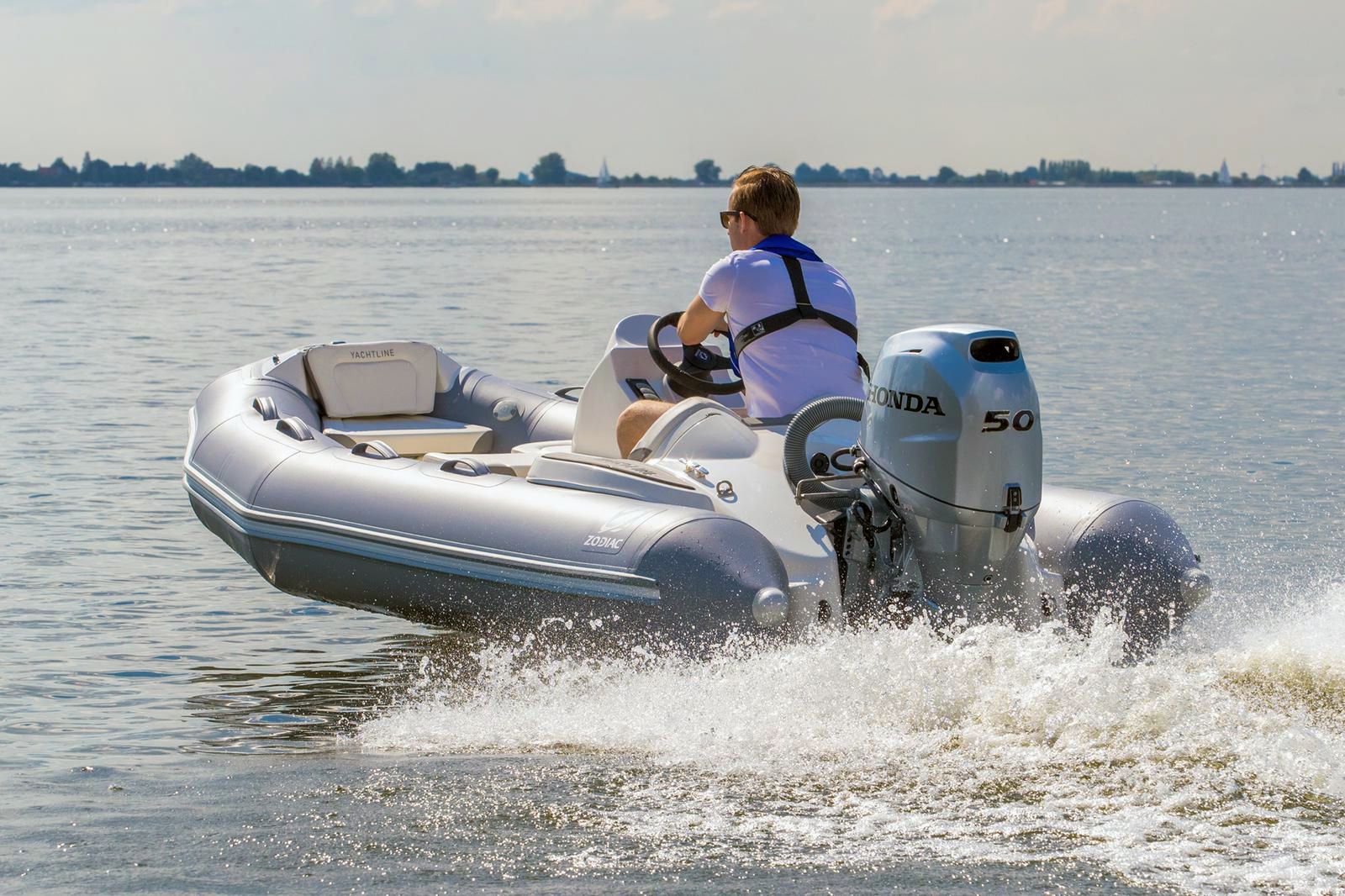 YACHTLINE 360 - Starship Yachts