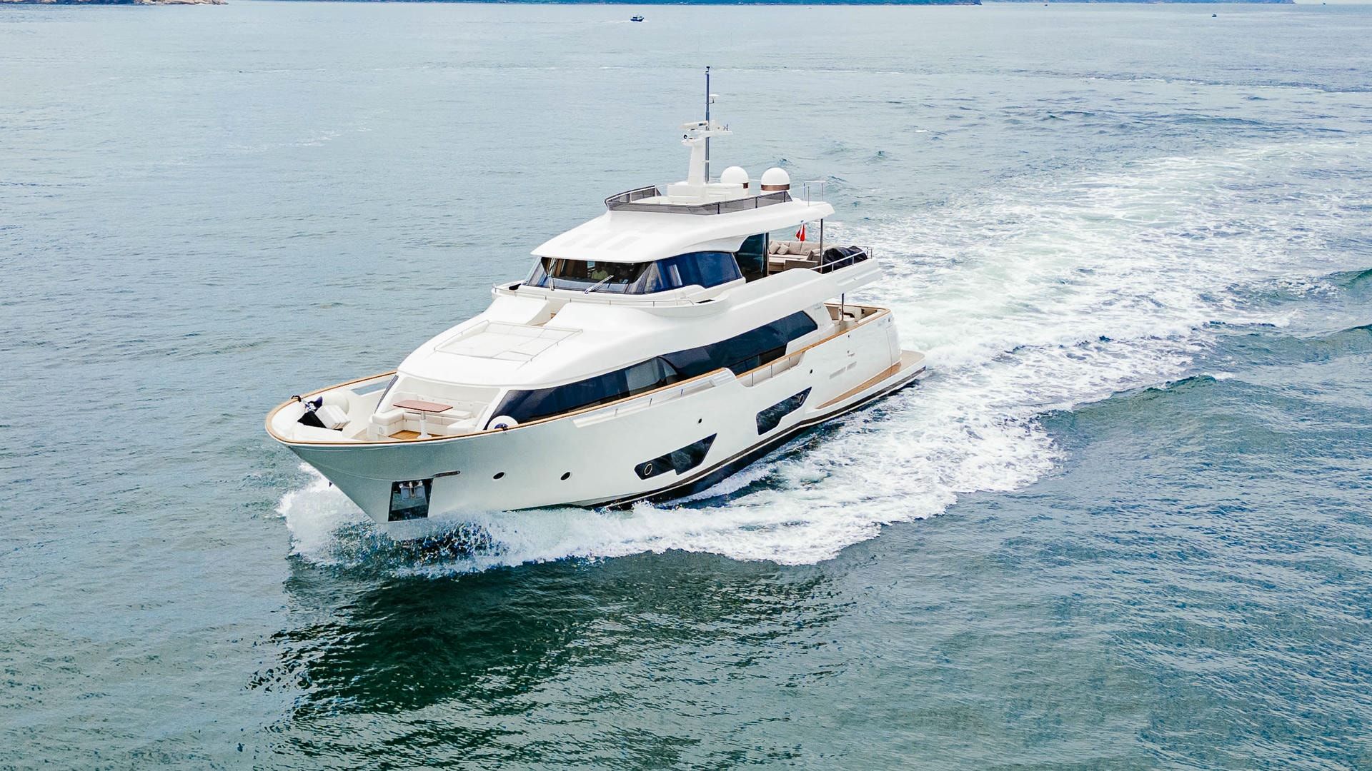 Custom Line Navetta 28 - Starship Yachts