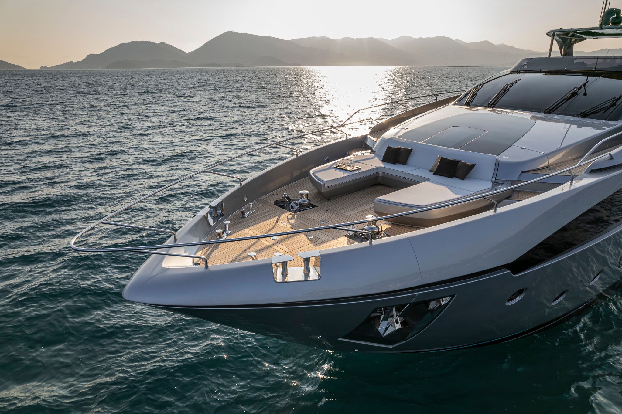 90’ Argo - Starship Yachts