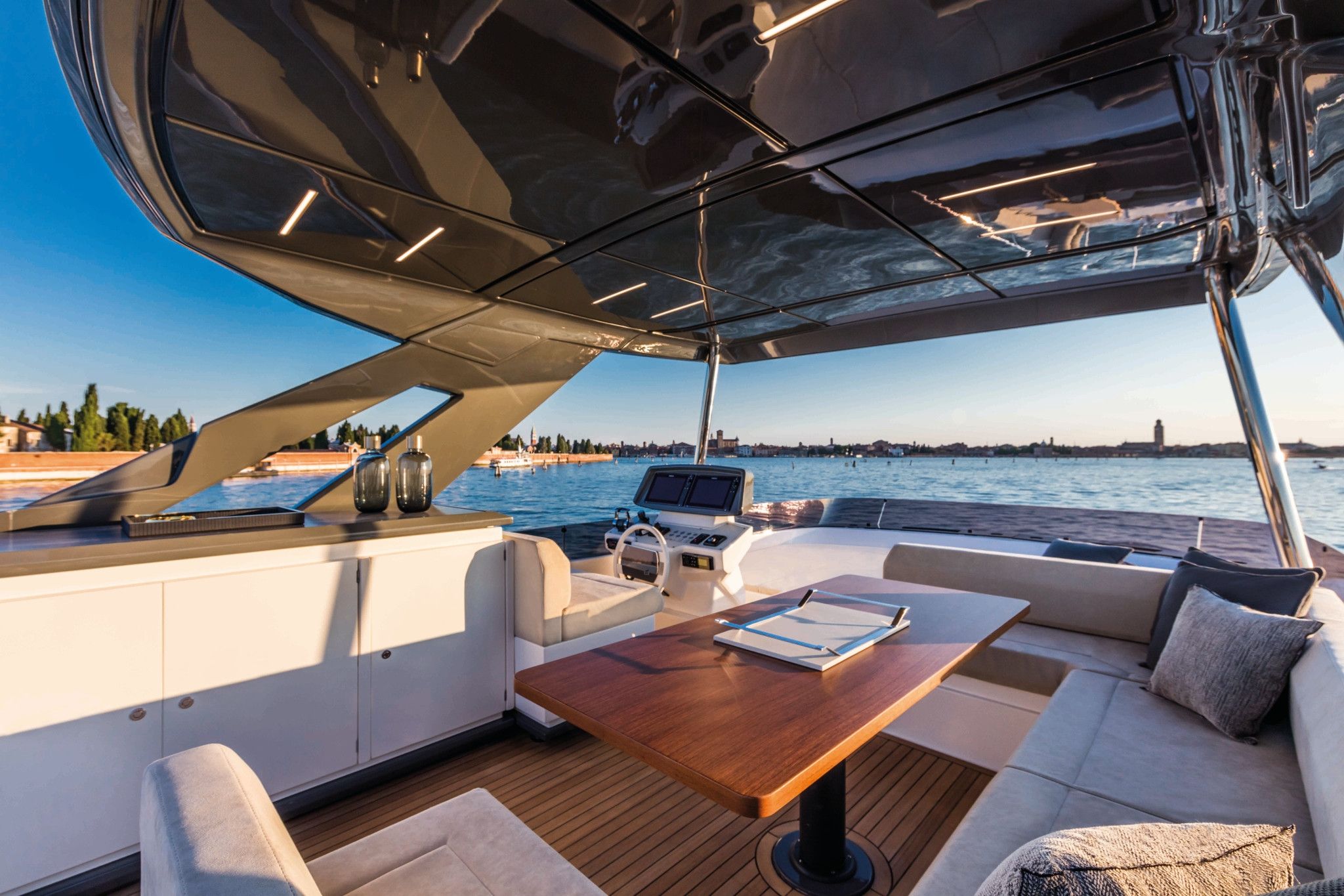 Ferretti Yachts 670 - Starship Yachts