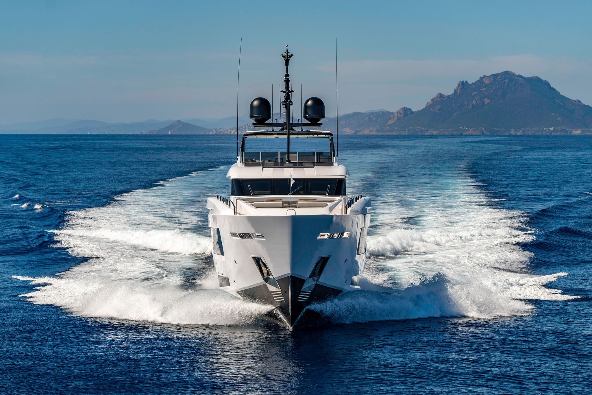 Customline 140’ - Starship Yachts