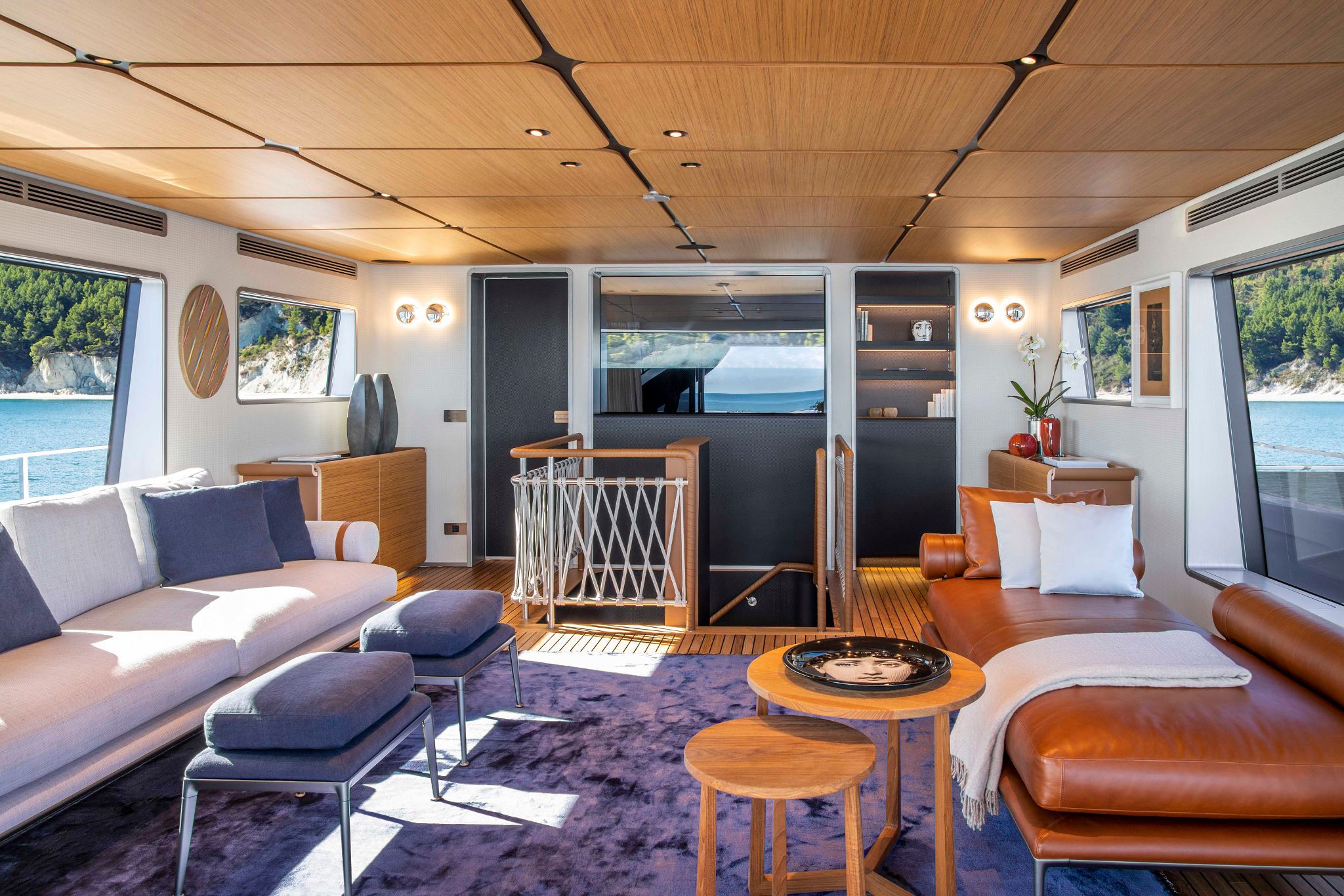 Custom Line Navetta 30 在香港售出 - 香港Starship Yachts