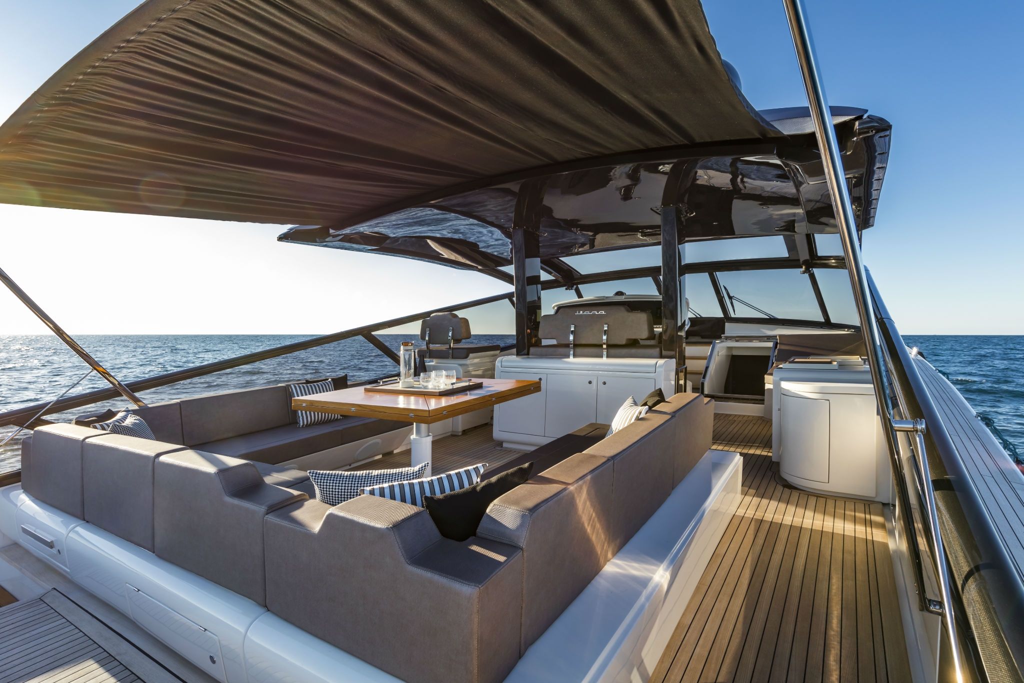 75 - Starship Yachts