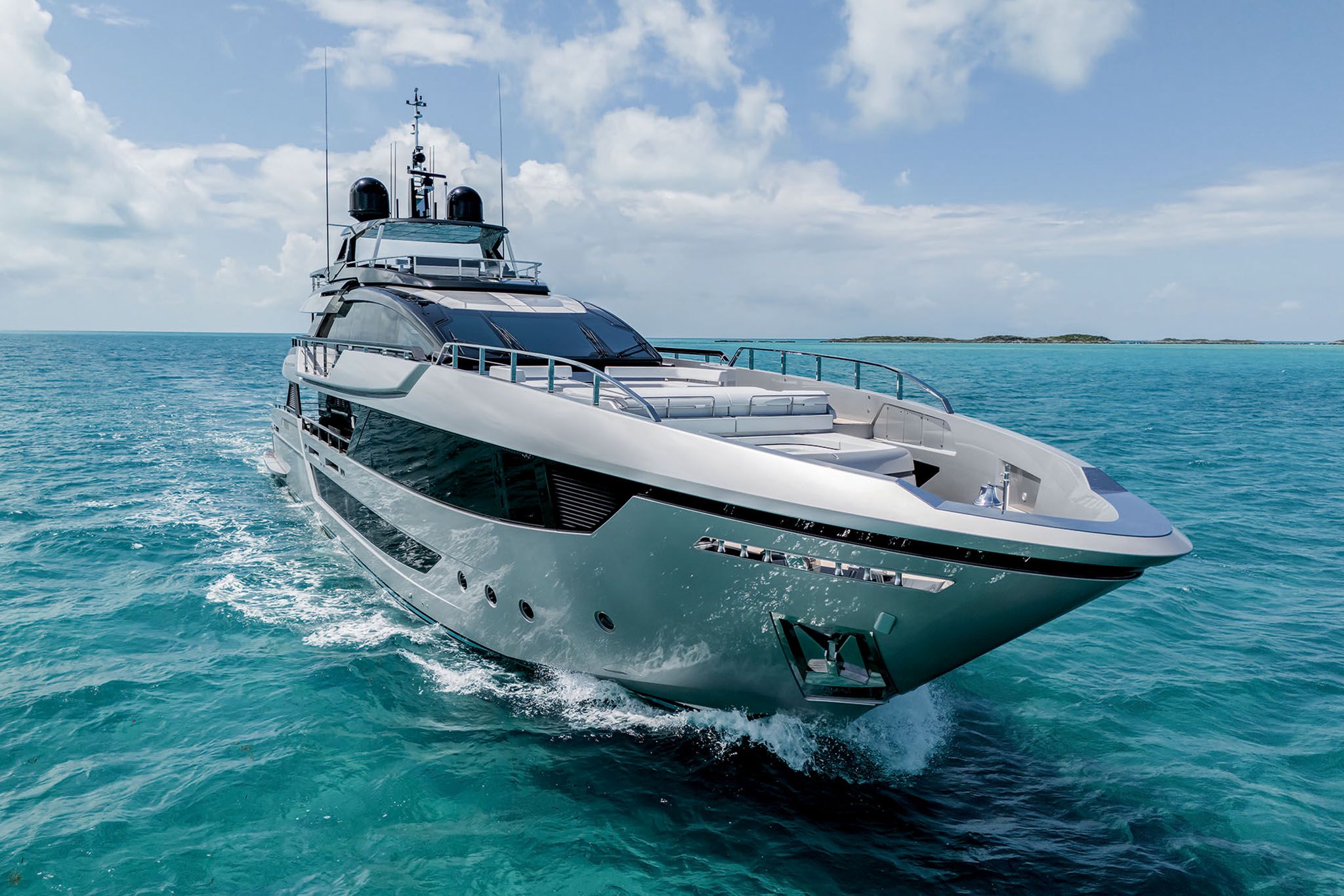 130’ Bellissima - Starship Yachts