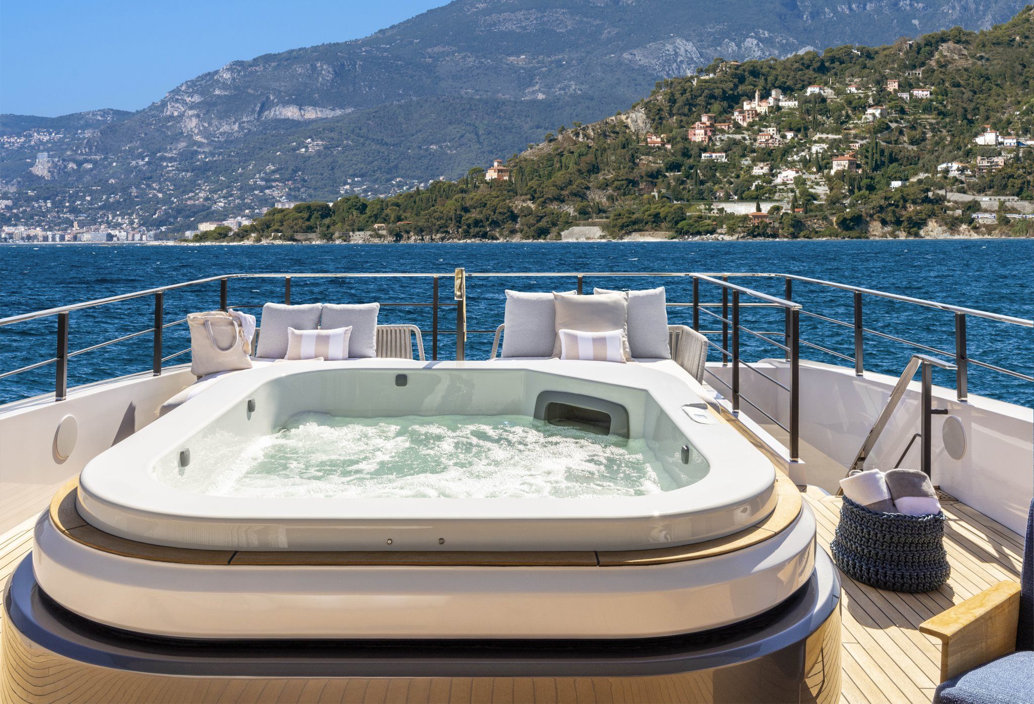 Customline 140’ - Starship Yachts