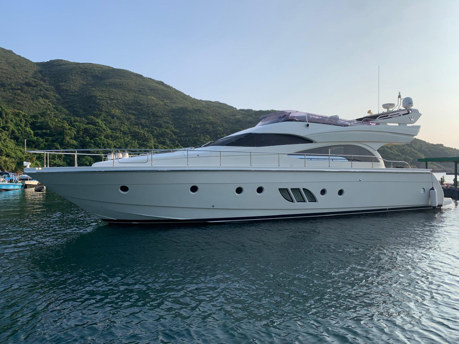 Dominator 620S - Starship Yachts